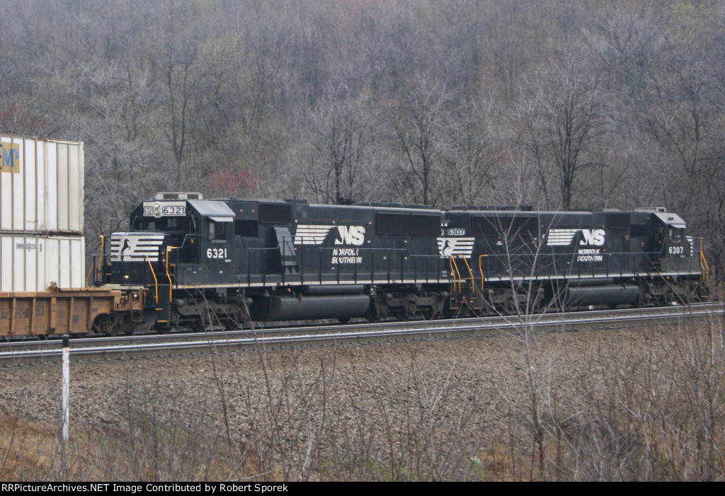 NS SD40E Helpers on 25Z